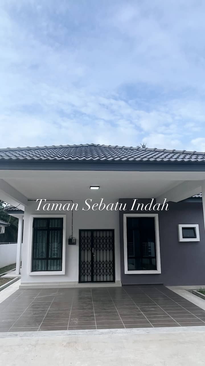 The Lily House | Semi-d Terrace - Merlimau