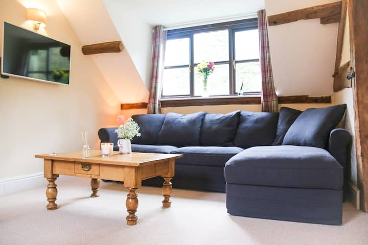 Sleeps 2-26 Guests - Lake Cottages At Cwm Chwefru - Ceredigion
