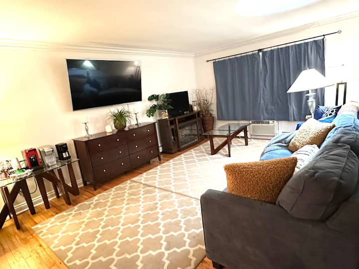 New! Downtown Birmingham Condo - Troy, MI