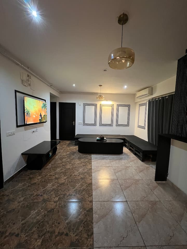 Spacious 3bhk Apartment - Ghaziabad