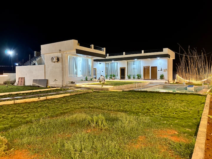 Da Félicie- Farm Stay By Creek - Hyderabad