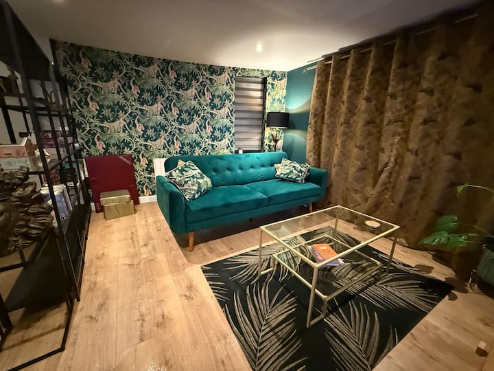 1 Bed Flat With Parking - Melksham