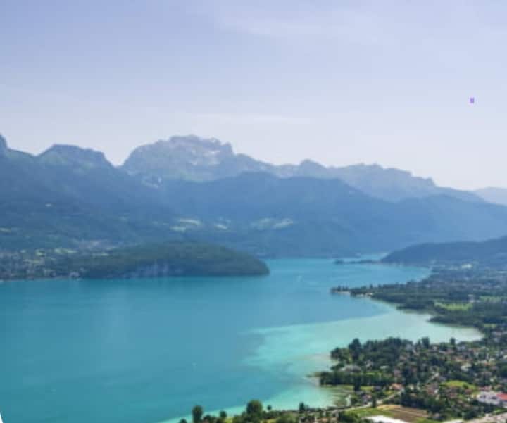 Sweet Home, Entre Lac, Montagne, Ville Et Campagne - Rumilly