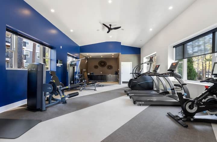 A Cozy Place To Stay Away From Home ! - Dunwoody, GA