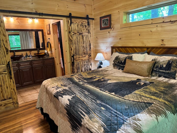 New|private|clean|cozy Tiny Cabin|hottub|wifi - Douglas Lake, TN