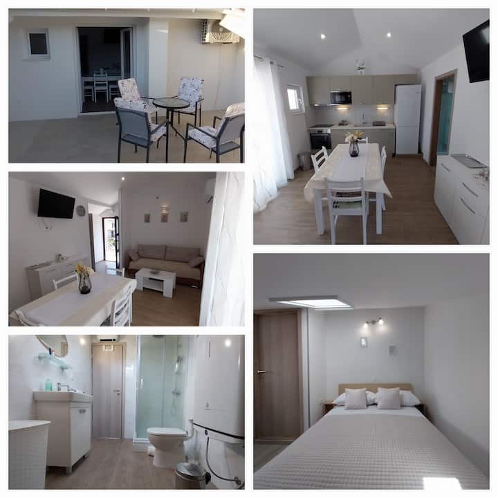 Ap  A 2+1 - Stari Grad