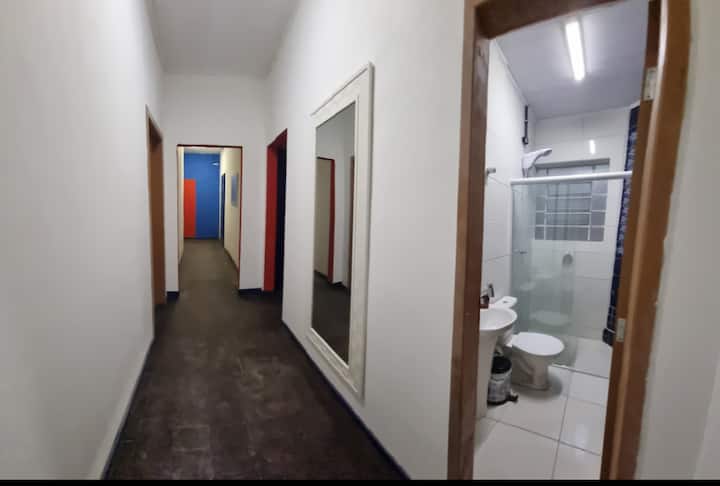 Quarto Individual Em Pousada - クリティバ