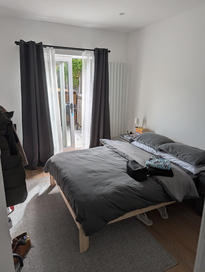 Double Room + En-suite, Free Parking, Garden - Epsom