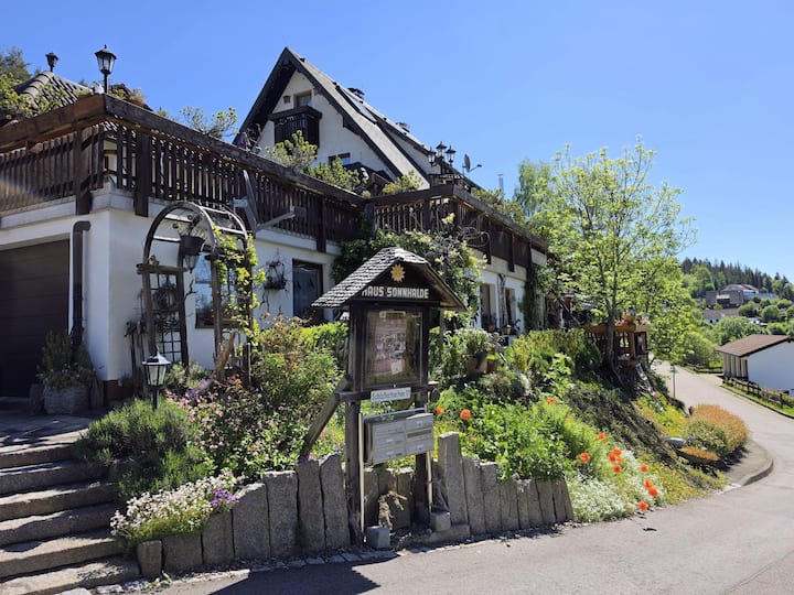 Ferienwohnung "Tannenzapfen" Mit Großer Terrasse - Titisee-Neustadt