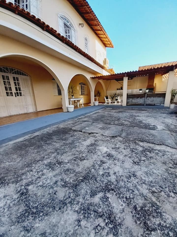 Casa Em Vila Velha
3 Qts, 1 Qd Da Praia - Vila Velha