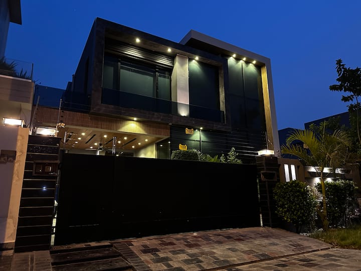 Modern Spacious, Entire House 4-bedrooms In Dha - Lahore