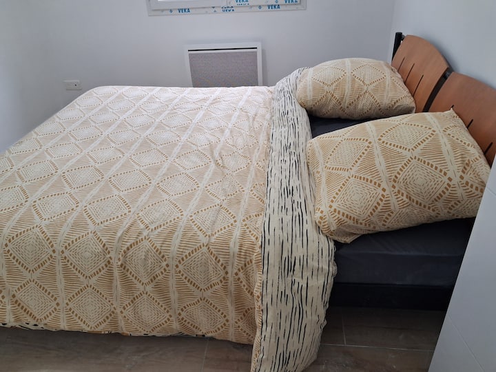 Chambre Dans Une Maison Partagée - Montélimar