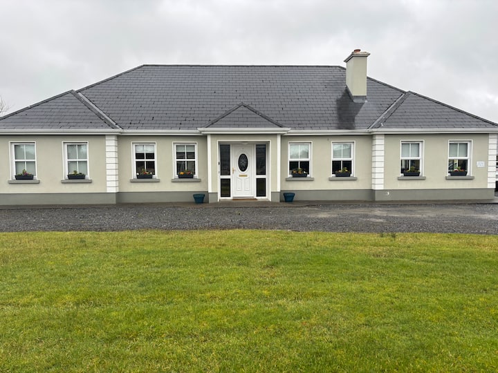 Albert Lock Bungalow - Leitrim Village