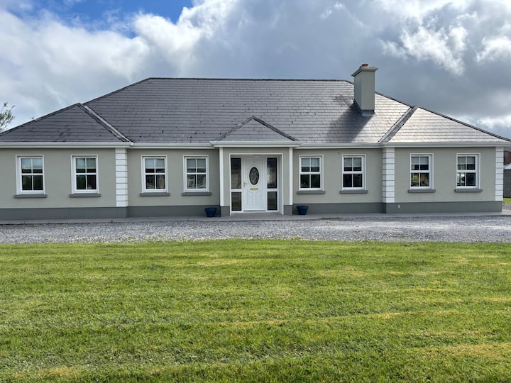 Albert Lock Bungalow - Leitrim Village
