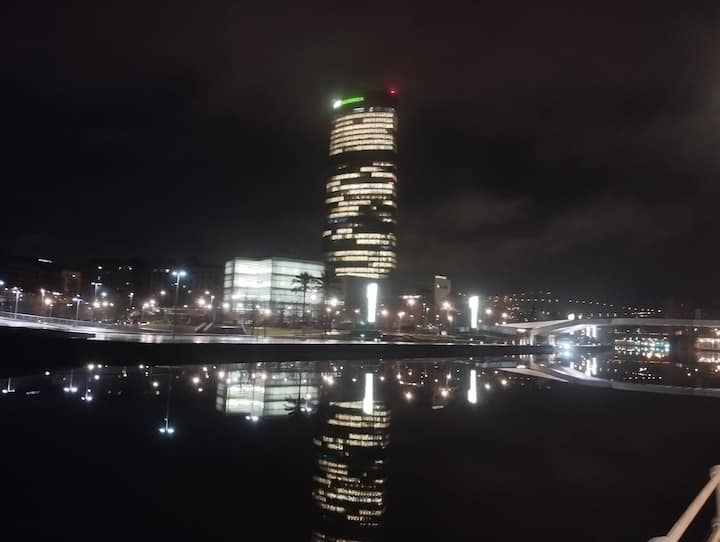 Muy Cerca Del Guggenheim Y El Estadio De Fútbol. - Bilbao