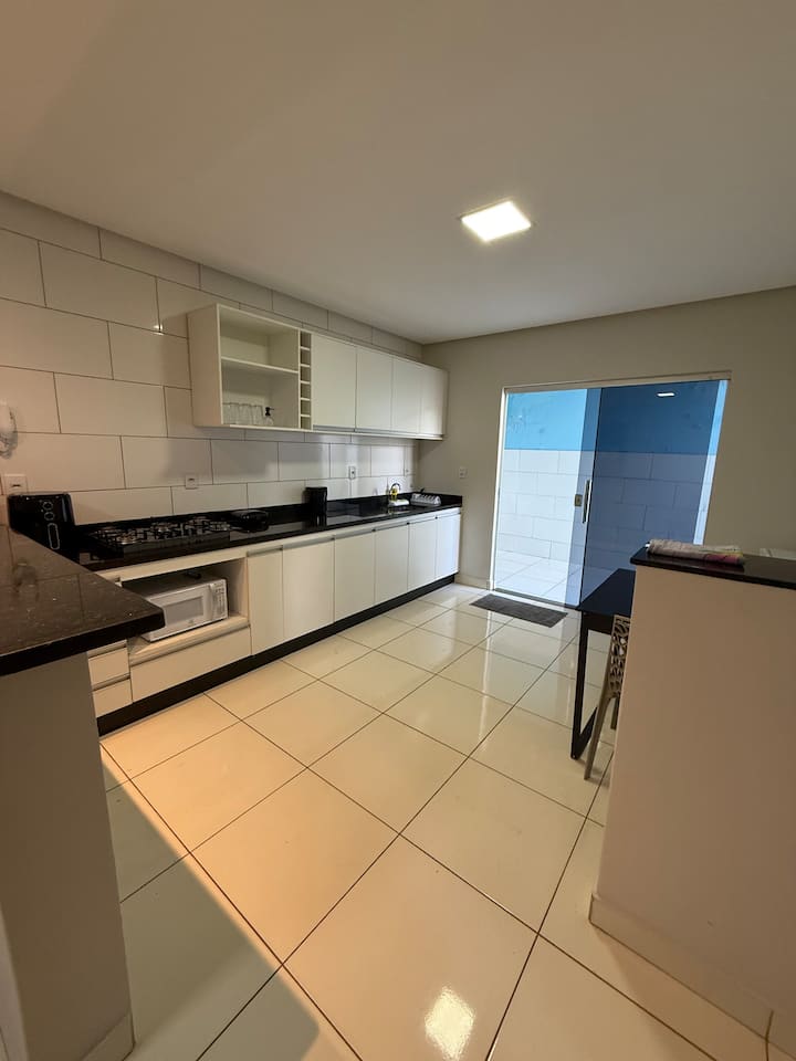 Apto 202, 02 Quartos, E 02 Vagas De Garagem. - Paracatu