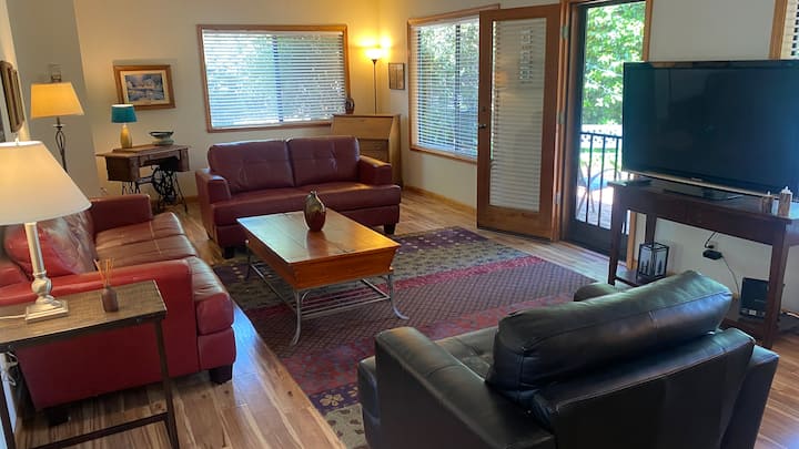* Wow* A Slice Of Heaven Getaway
3 Beds - Redding, CA