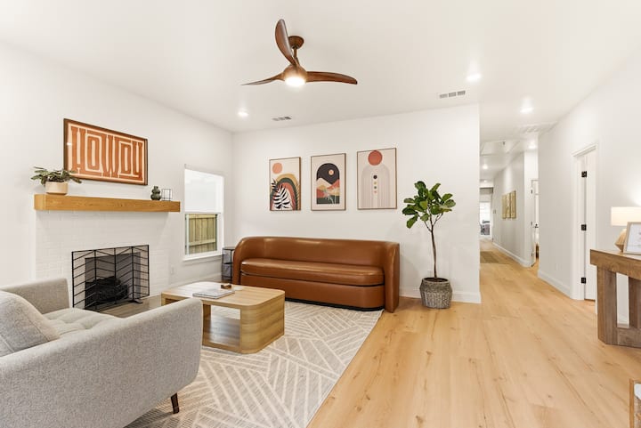 Modern 1920s Home At The Square - 2 Min Walk - McKinney, TX