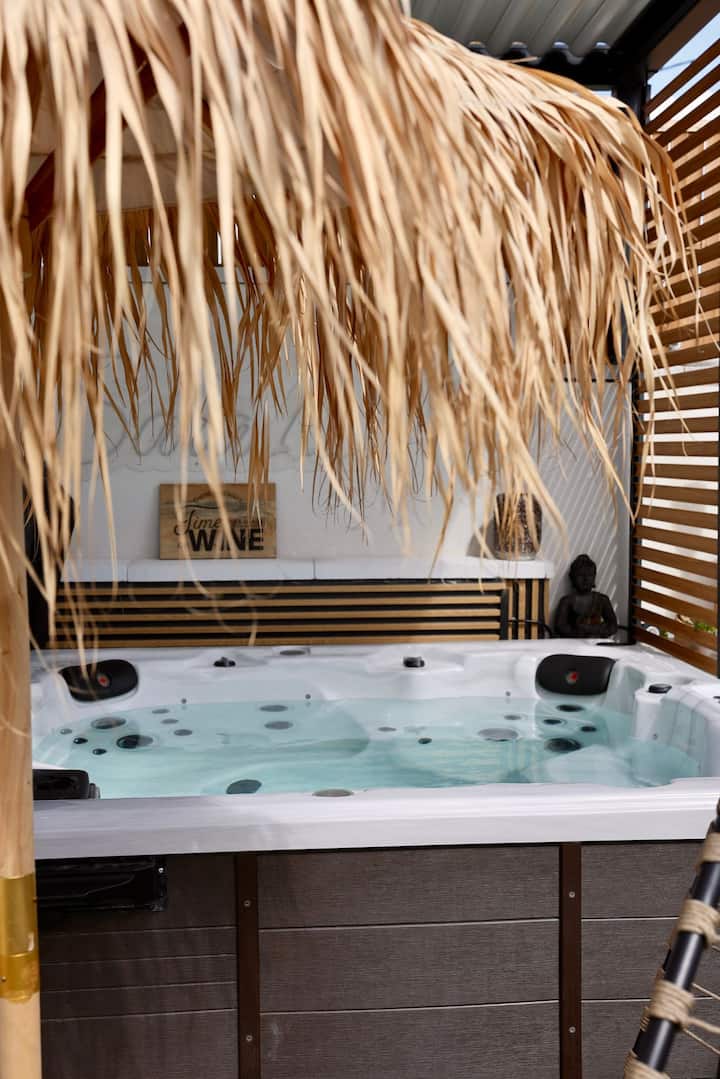 ÉVasion Luxe – Jacuzzi & Extérieur à Besançon-cras - Besançon