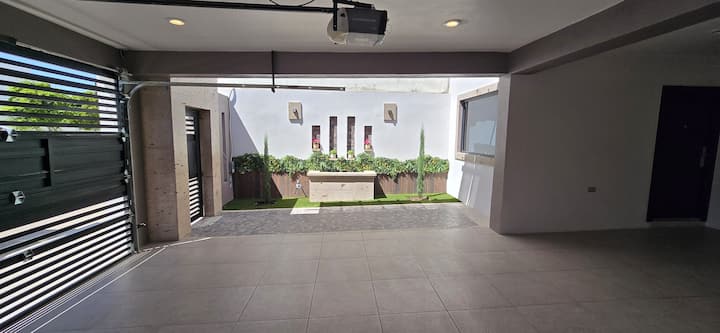 ¡Amplia Casa En Hermosillo! - Hermosillo