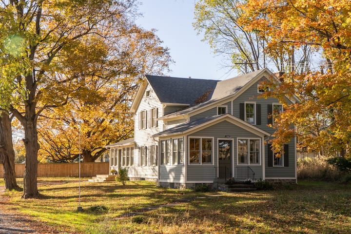 Farmhouse Retreat, Outdoor Dining/fire-pit & Golf - Nassau, NY