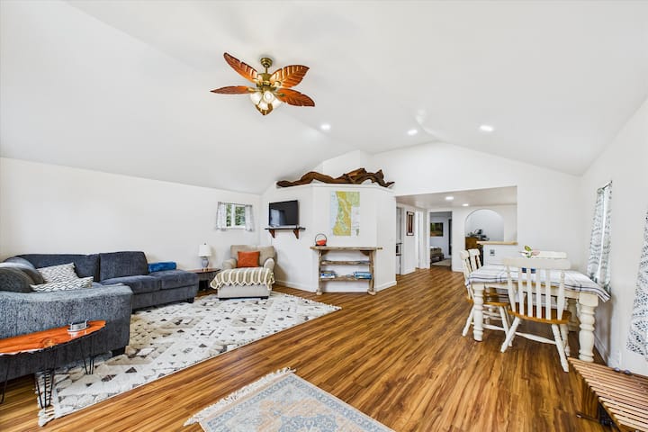 The Fern Canyon Cottage | New & Sparkling Clean - Redwood National and State Parks