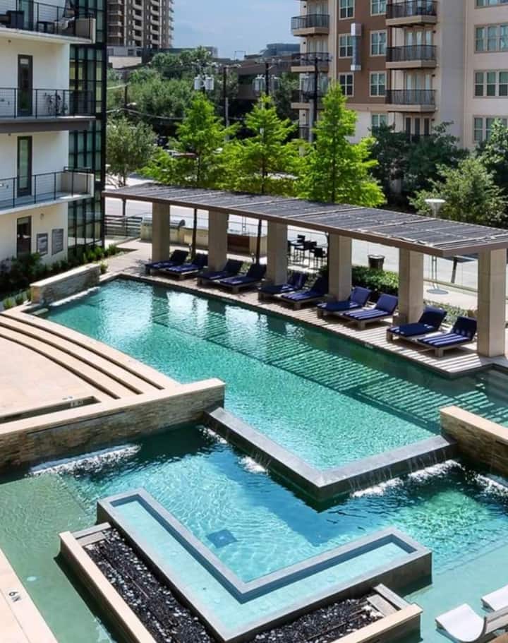 Uptown Walkable 2 Bed 2 Bath Apt - Dallas, TX