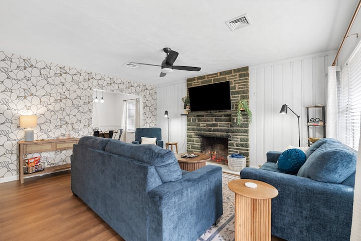 Moseley Manor | Pet Friendly | 2 Full Baths! - Lynchburg, VA