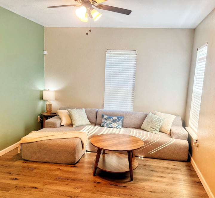 Downtown Fort Smith Apartment W/ Yard Pet-friendly - Fort Smith, AR