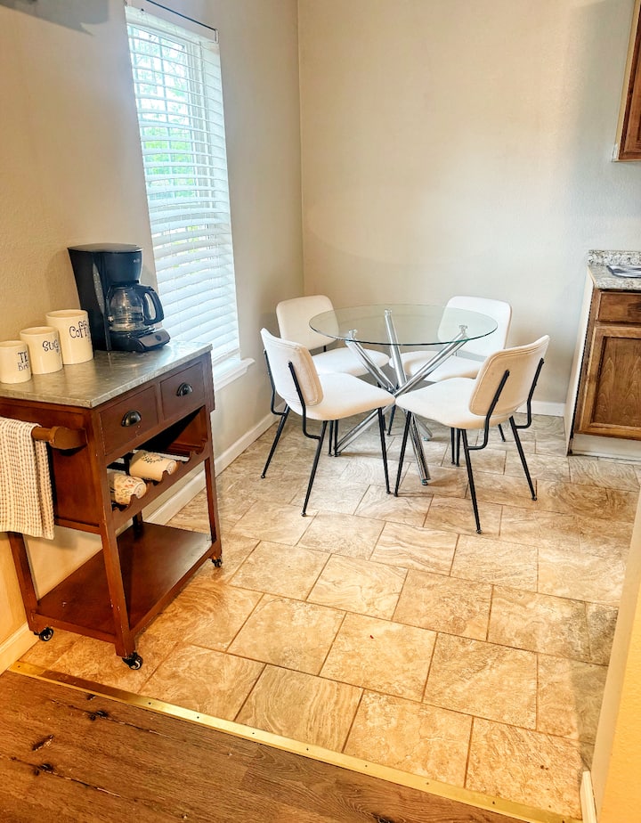 Modern Garage Apartment In Downtown Fort Smith - Van Buren, AR
