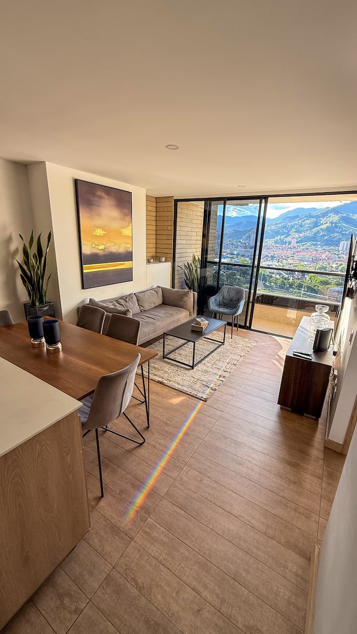 Class 48- 1904 Modern Living - Envigado