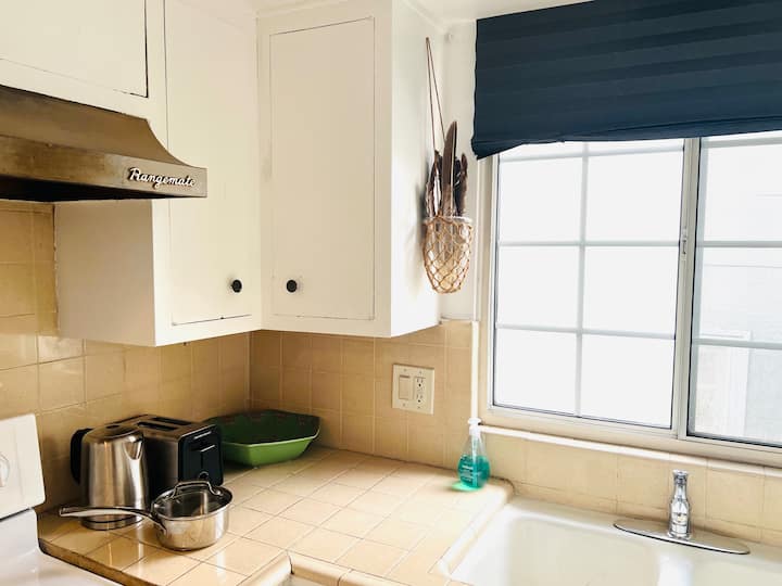 Peaceful And Stylish Artist Studio / Hollywood - Larchmont Village - Los Angeles