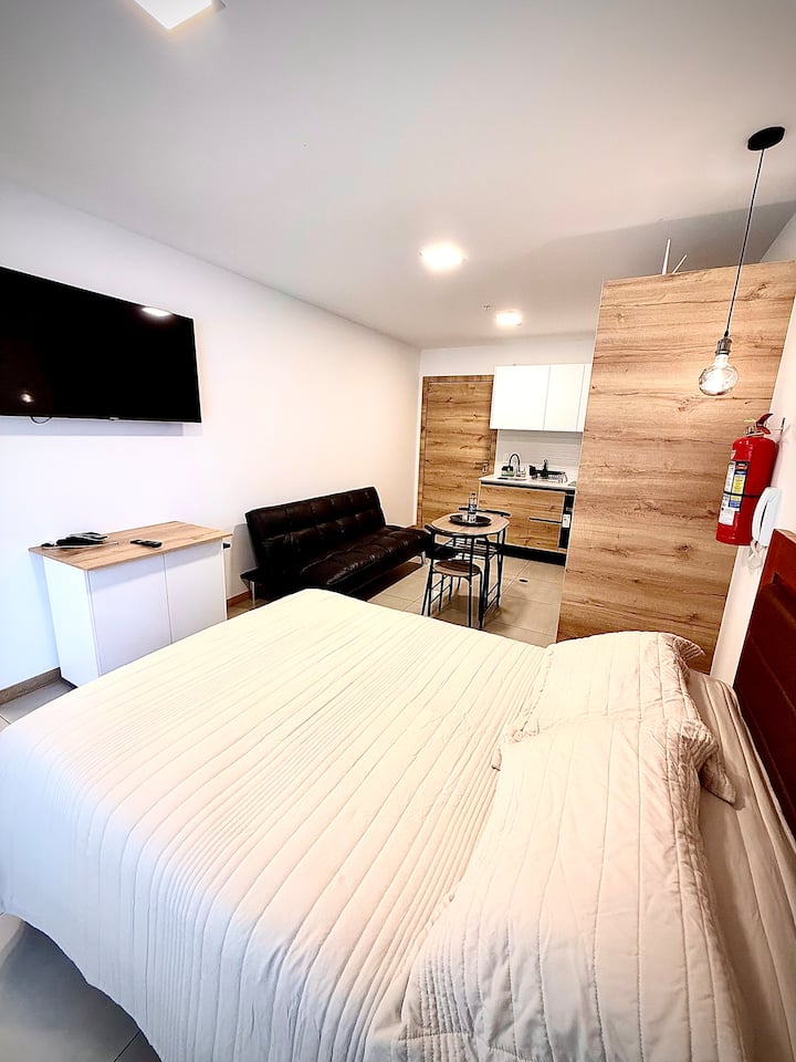Suite With A Private Entrance Iñaquito - Quito