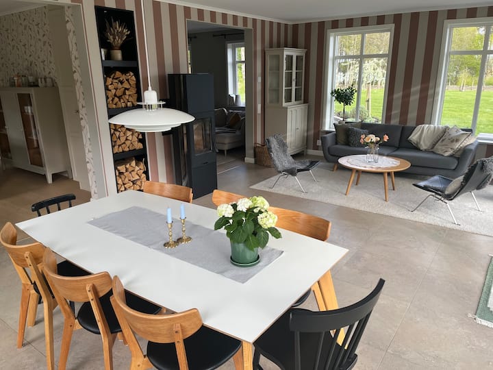 Stor Nybyggd Villa Nära Naturen - Jönköping
