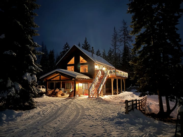 Secluded 15‑acre Cabin, Whitefish | Mountain Views - Montana