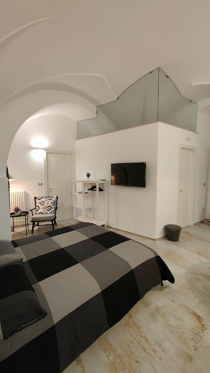 Dimora Luna – Eleganza E Charme Nel Cuore Antico - Brindisi