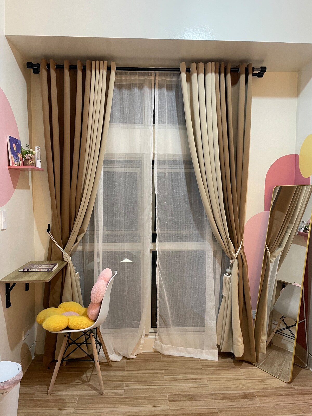 Owls and Blooms by JoDee - Airbnb