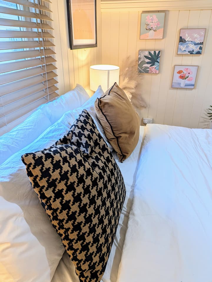Private Room In Newmarket - Brisbane