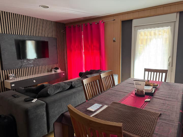 Casa Acogedora Con Jardín Amplio - Pamplona