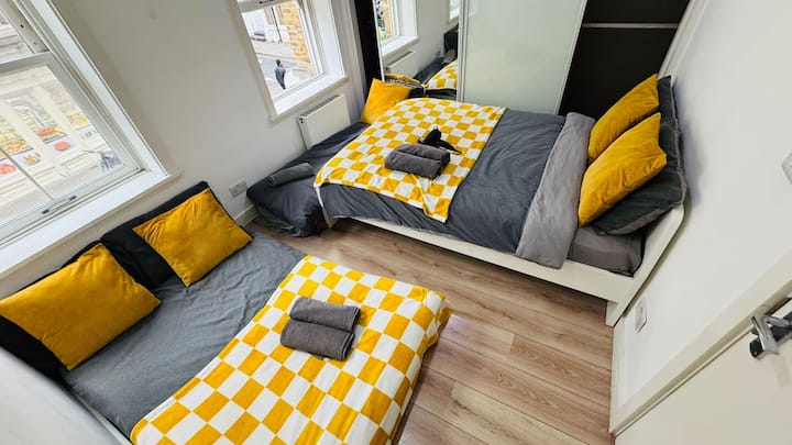 5 People - Shoreditch - Liverpool St - Brick Lane - Greenwich