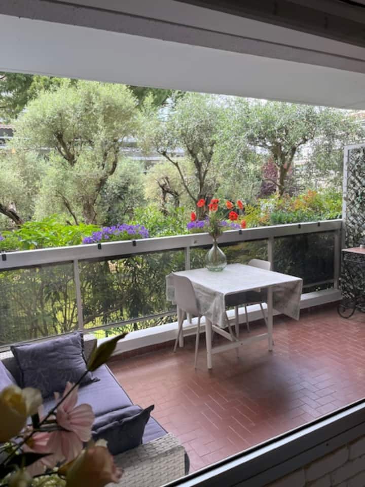 Appt Charmant/jardin Et Piscine/ Ideallement Placé - Juan-les-Pins