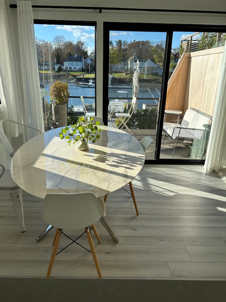 Coastal Holiday Getaway - Waterfront Rowayton - Norwalk, CT