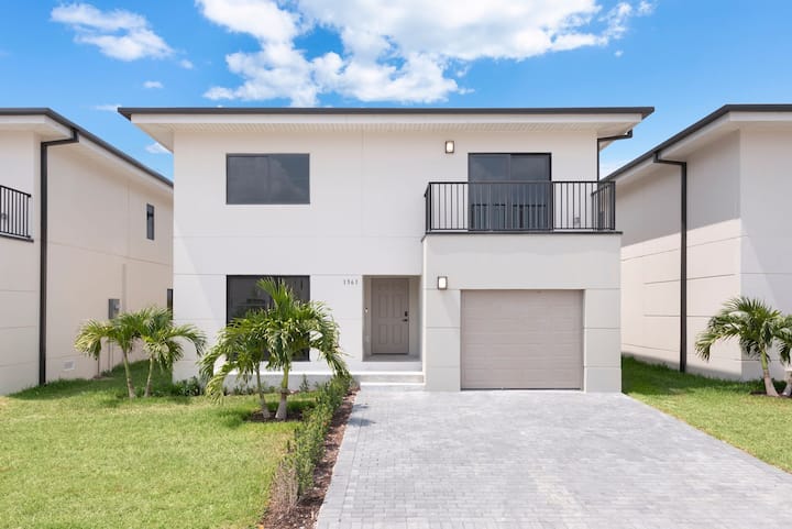 Casa Bermúdez
5 Bed/3 Bath - Florida Keys, FL
