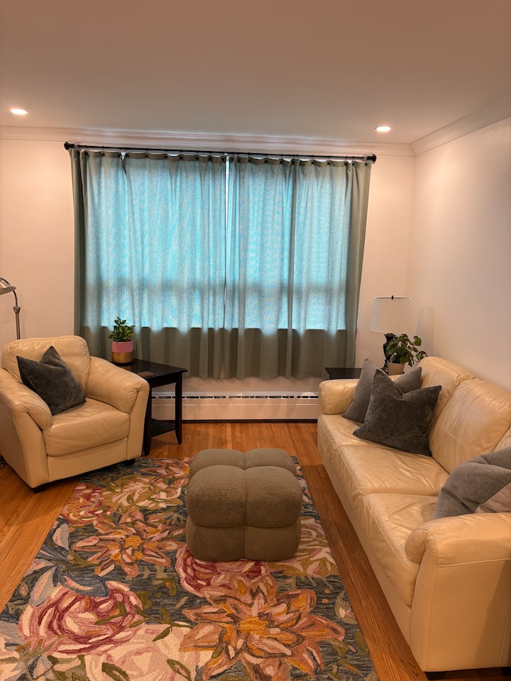Two Bedroom East York Apartment - Toronto