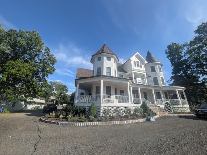 Parkway House Goshen Bnb Suite #3 - Chester