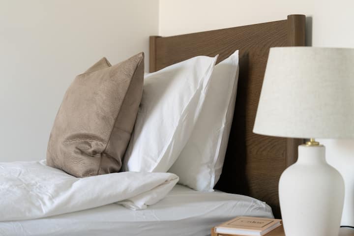 Chocolaty Warmth Home 3br Flat With Cozy Balcony - Laholm