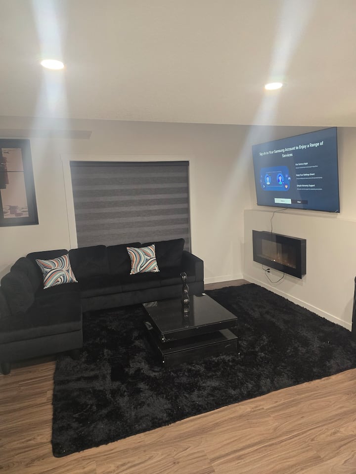 Cozy 2-bedroom Suite - Chestermere