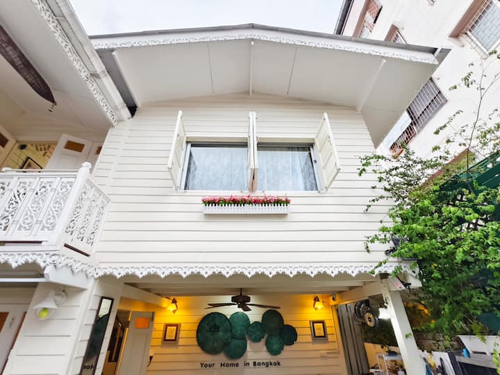 House W/ 4 Bedroom • Near Icon Siam Temple & River - Bangkok