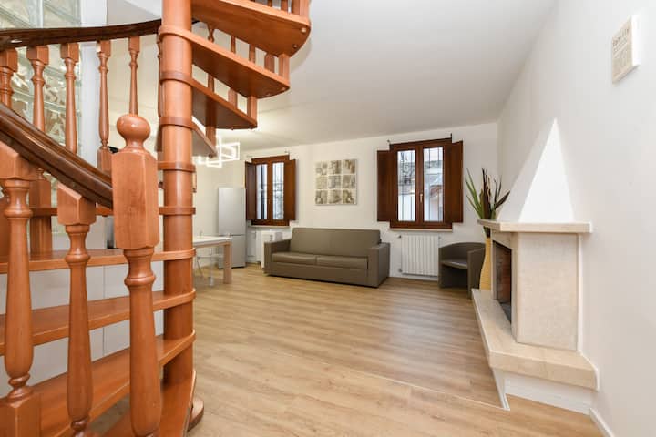 [Desenzano] Deliziosa Suite Centrale Con A/c, Wifi - Desenzano del Garda