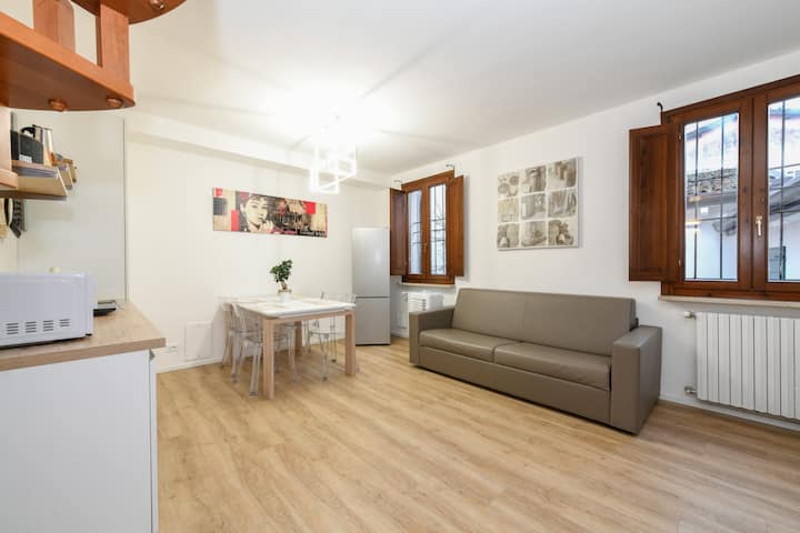 By Scott Desenzano Centro+ Wi Fi - Desenzano del Garda